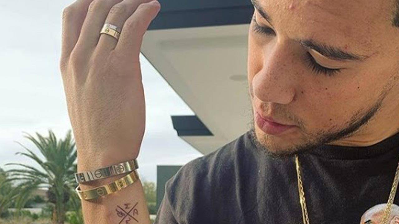 Devin Booker Tattoo Meaning, Shoes: Nike Book 1, Know Height and ...