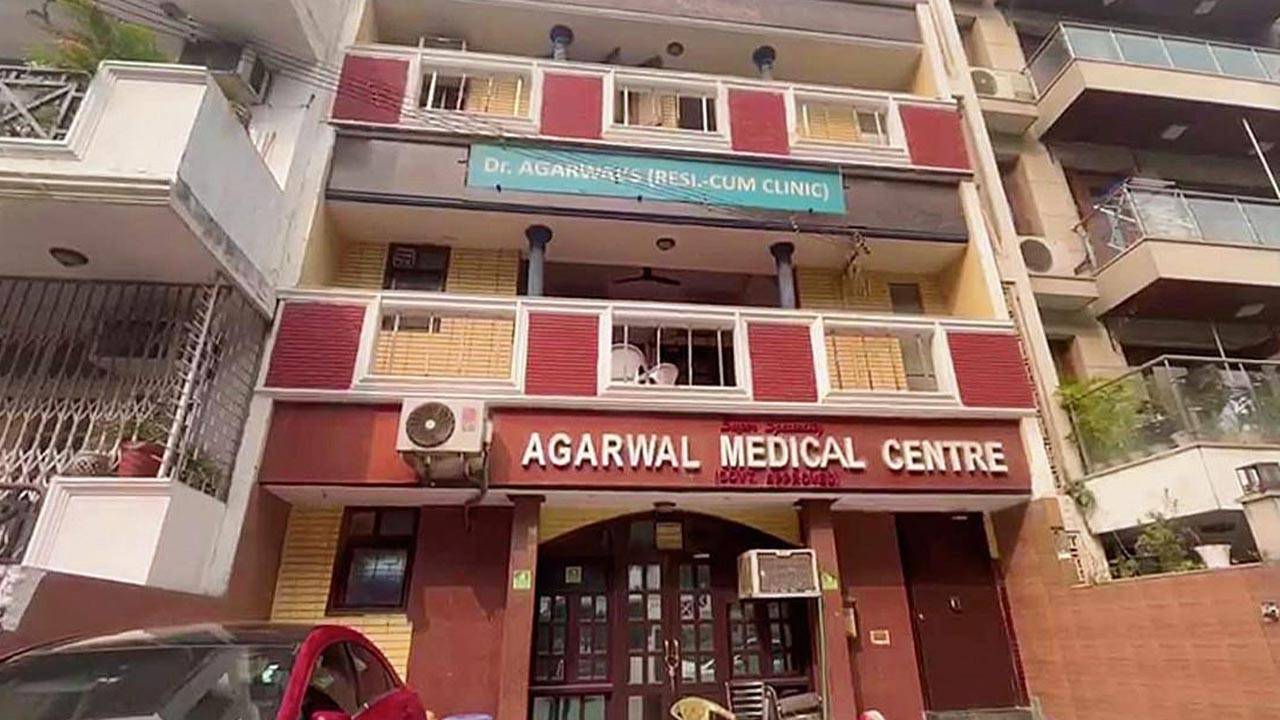 Dr Neeraj Agarwal Greater Kailash Arrested, Agarwal Medical Centre ...