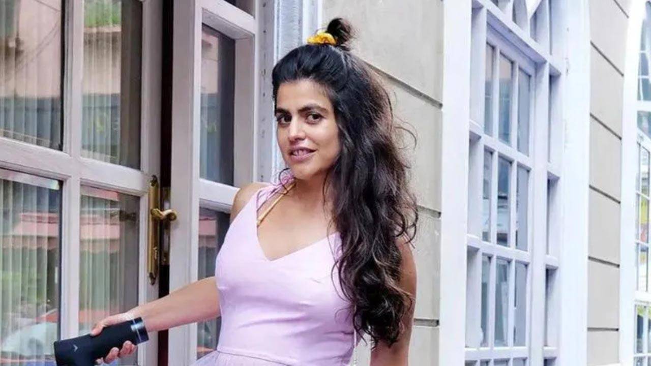 Who is Shenaz Treasury? Shenaz Treasury Instagram, Twitter, Movies, Hot Photos, Is She Married ...