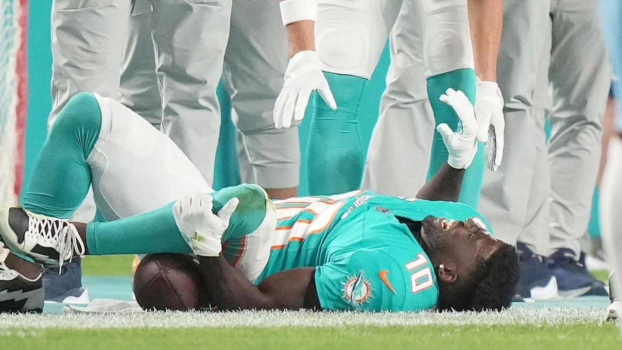 Tyreek Hill Injury Update, What Happened to Tyreek Hill? Tyreek Hill Walking Boot - NAYAG Scoop