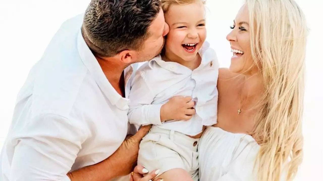 Laura Merritt Walker's Son Dies of Drowning; Fans Mourn the Loss ...